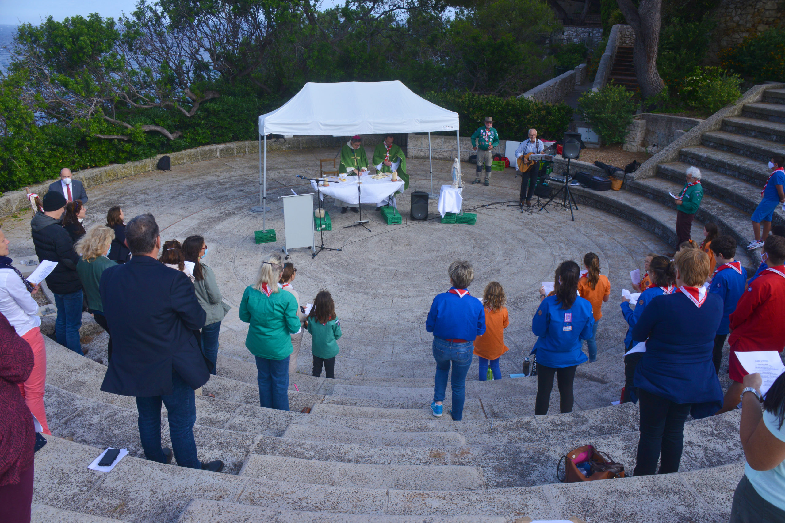 Prière scoute au Fort Antoine - Association des Guides et Scouts de Monaco